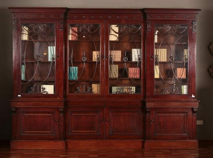 Large English Regency style bookcase bookcase from the 1800s in ...