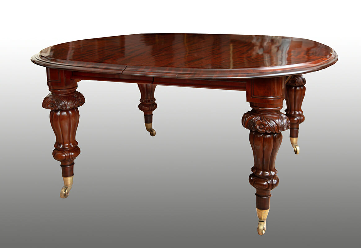 Antique English Victorian extendable table in solid mahogany. 19th ...