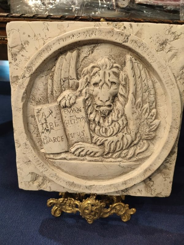 Mattonella marmo d'Istria "Moeca" leone Veneziano • Vendita Online ...