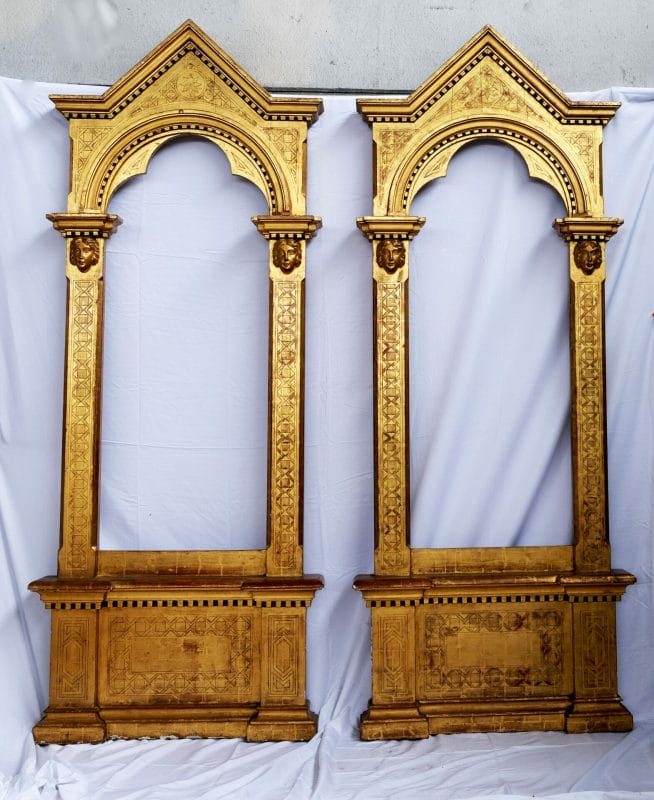 Pair of neo-Gothic style placards in gilded leaf wood. • Online Sale of ...