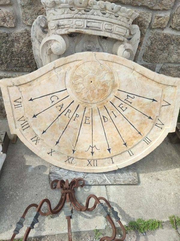 Sundial in yellow Nembro marble • Online sales of antiques, modern art ...