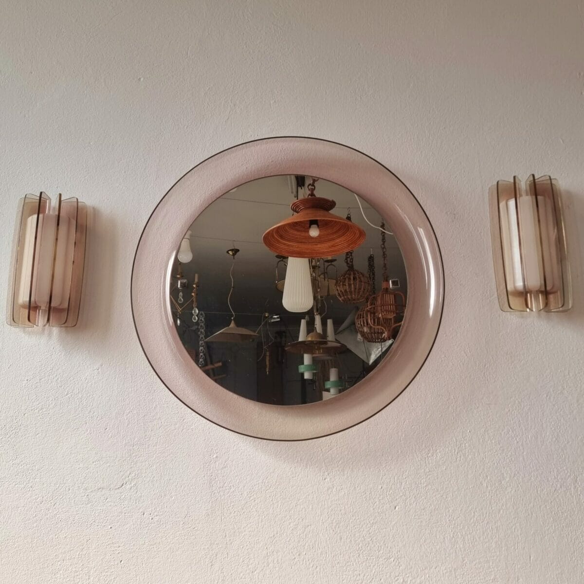 Specchio con Coppia di Lampade da Muro design Harvey Guzzini Anni '70 ...