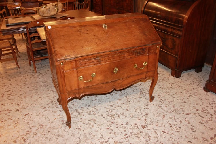French flap from the late 1700s Provençal style in walnut wood • Online ...